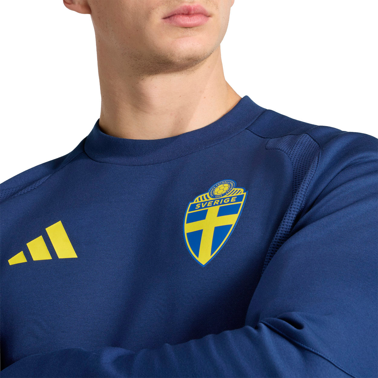 Sverige Tiro Travel Crew Sweatshirt – INTERSPORT DK